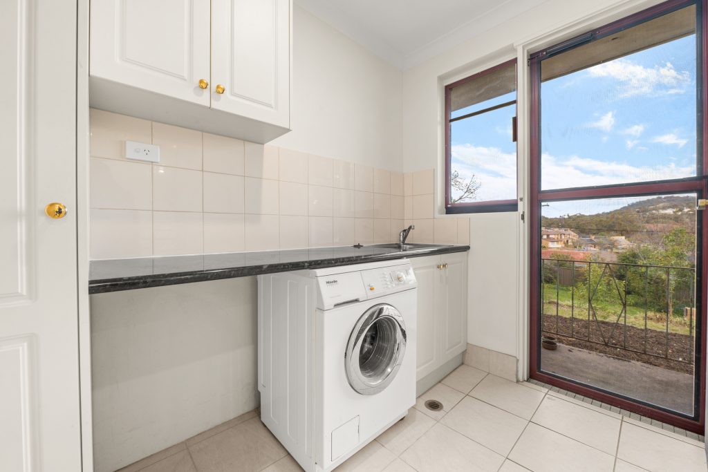 15 Sabine Close, Garran ACT 2605 - Hayman Partners